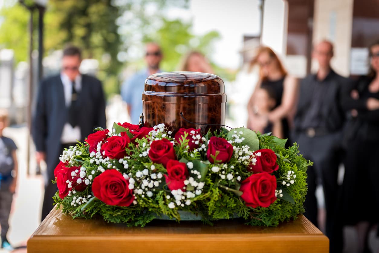 The Grief Process: How Funerals Can Help - Ecorial
